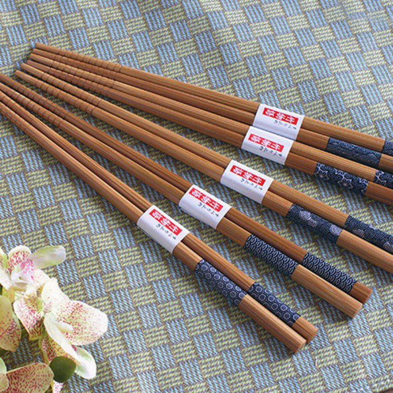 Cleaning bamboo chopsticks store
